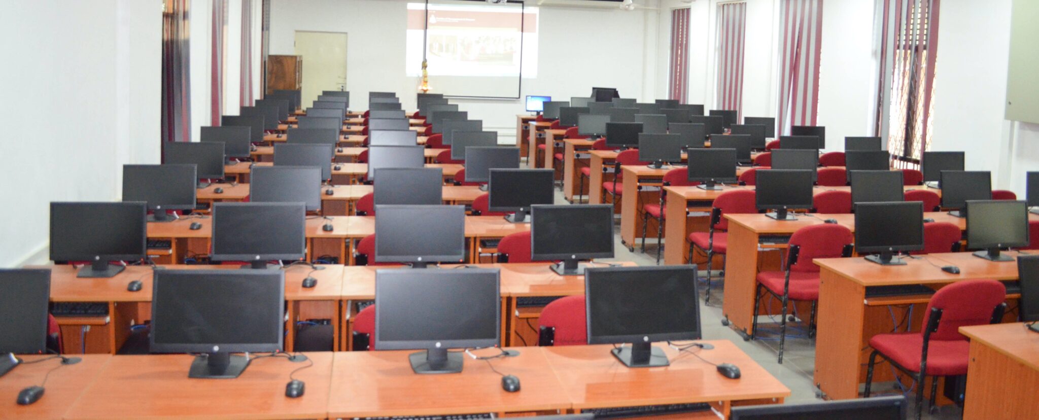 Computer Unit | Faculty of Management & Finance